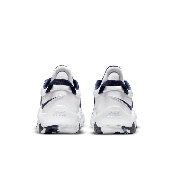 Nike Pg Tb Basketball Sneakers