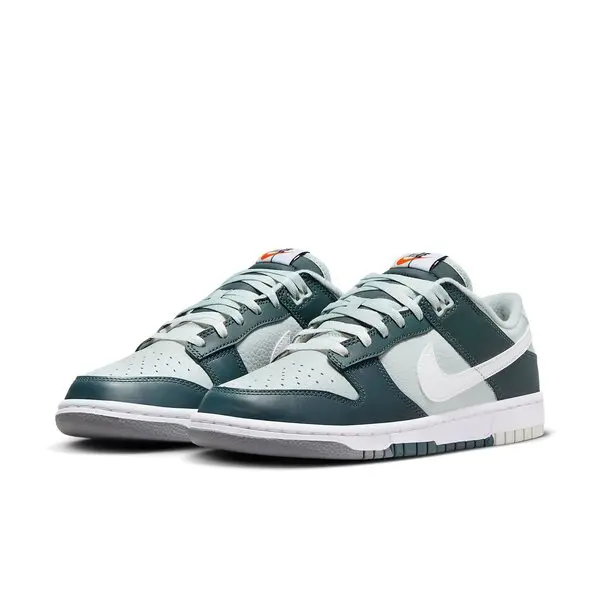 Nike Dunk Low Remix Sneakers - White/green