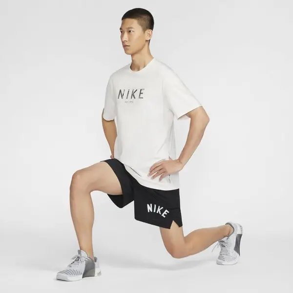 Nike Dri-fit Uv T-shirt With Graphic Detail - White
