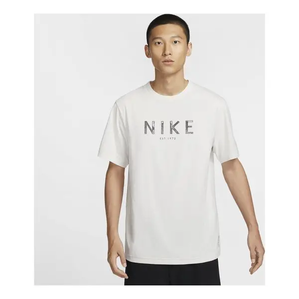 Nike Dri-fit Uv T-shirt With Graphic Detail - White