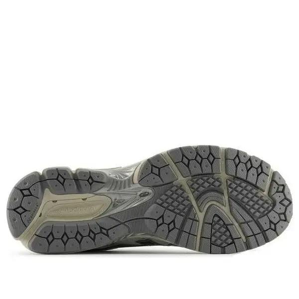 NEW BALANCE 860 Athletic Sneakers - White/silver