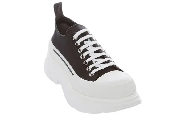 Alexander McQueen Tread Slick Low Lace Up Sneakers - White/black