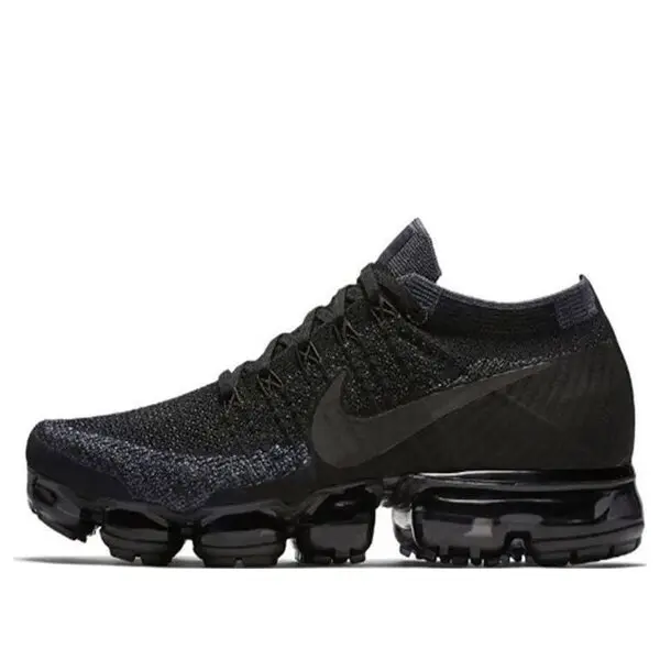 Nike Vapormax 'triple Sneakers