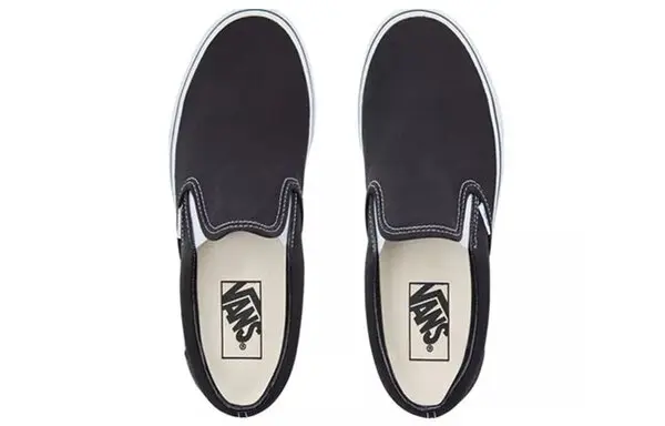 VANS Classic Slip-on Sneakers - Black