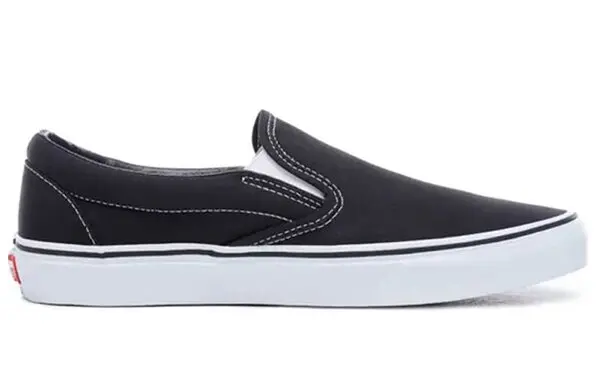 VANS Classic Slip-on Sneakers - Black
