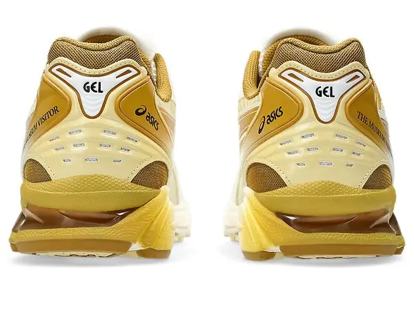 Asics Gel-kayano 14 X The Museum Visitor Sneakers - Cream/gold