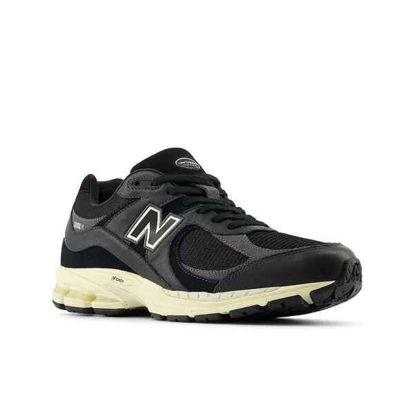 NEW BALANCE 2002r "black Vintage" Sneakers - Black/beige