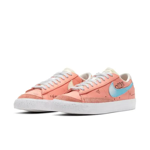 Nike Blazer Low '77 Doodle Sneakers
