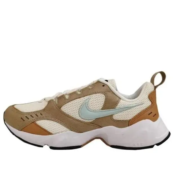 Nike Heights Sneakers