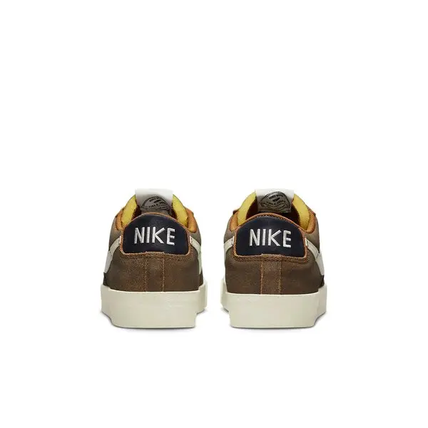 Nike Blazer Low '77 Premium Vintage Sneakers - Brown