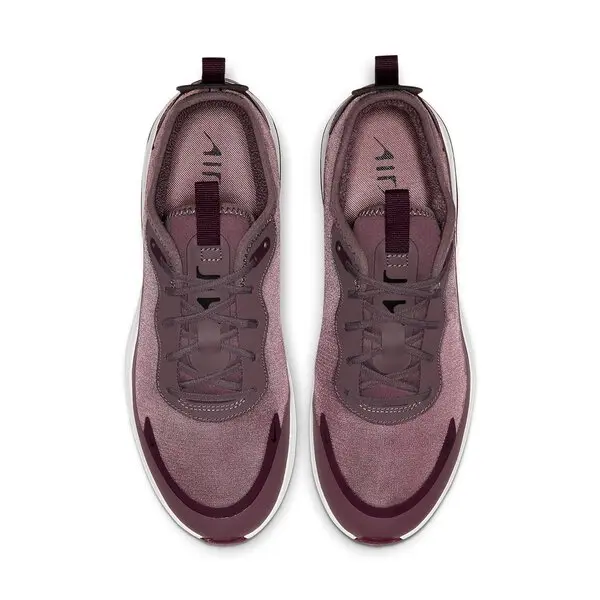 Nike Max Dia Sneakers
