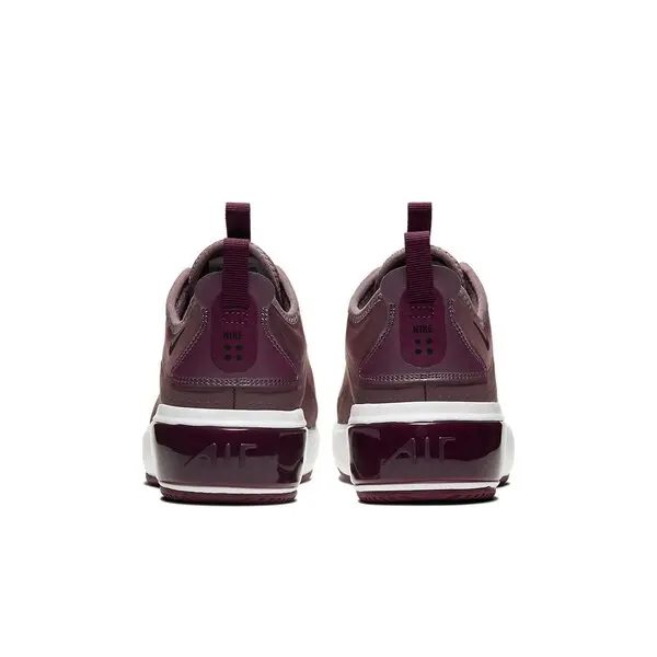 Nike Max Dia Sneakers