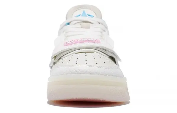 LI-NING Badfive Rookie Low Top Sneakers - White/beige/blue