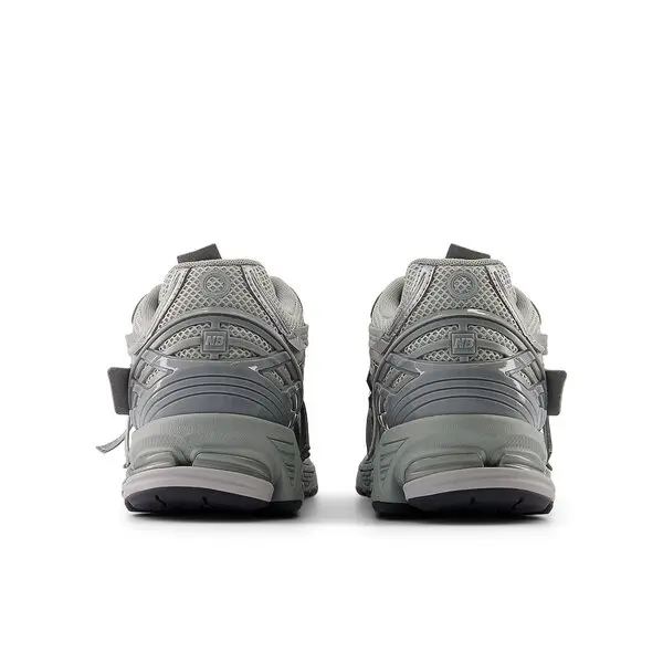 NEW BALANCE 1906a Sneakers - Concrete/silver Metallic