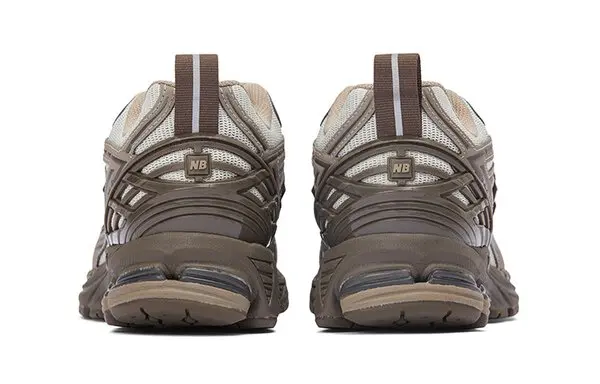 NEW BALANCE 1906r Sneakers