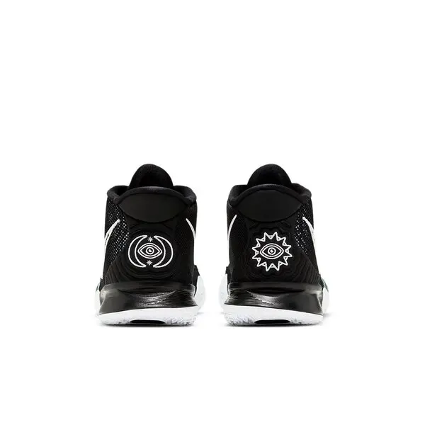 Nike Kyrie 7 Mid Top Sneakers