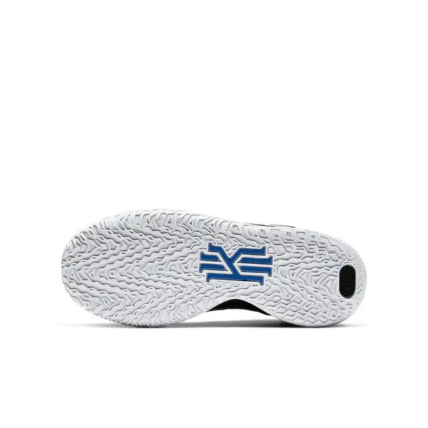Nike Kyrie 7 Mid Top Sneakers