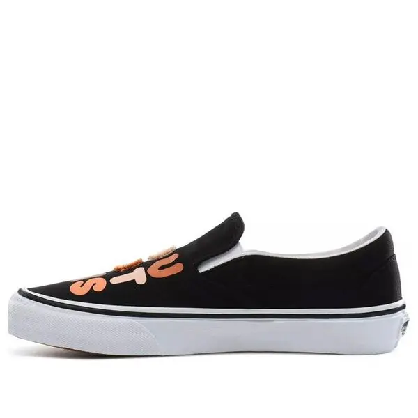 VANS Classic Slip-on Sneakers