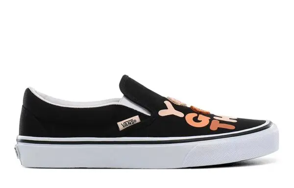 VANS Classic Slip-on Sneakers