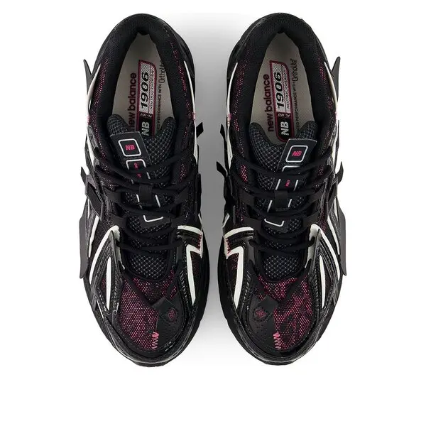 NEW BALANCE 1906a Sneakers - Black/dragon Berry/white