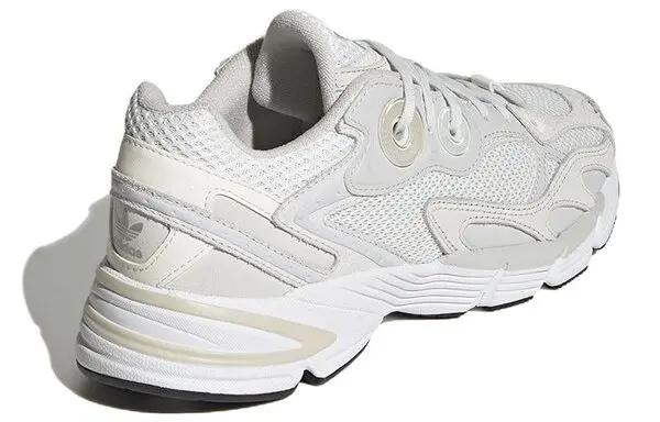 Adidas Astir Sneakers