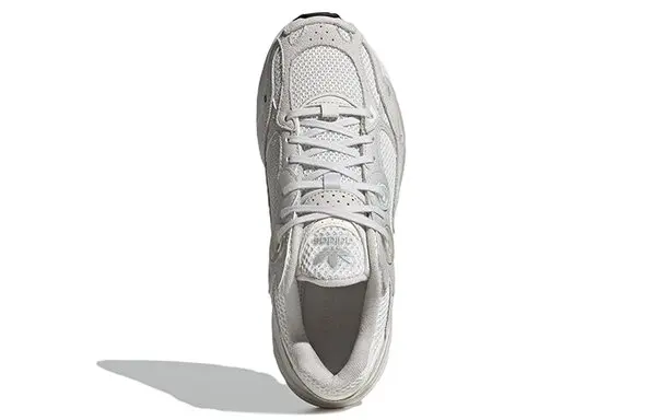 Adidas Astir Sneakers
