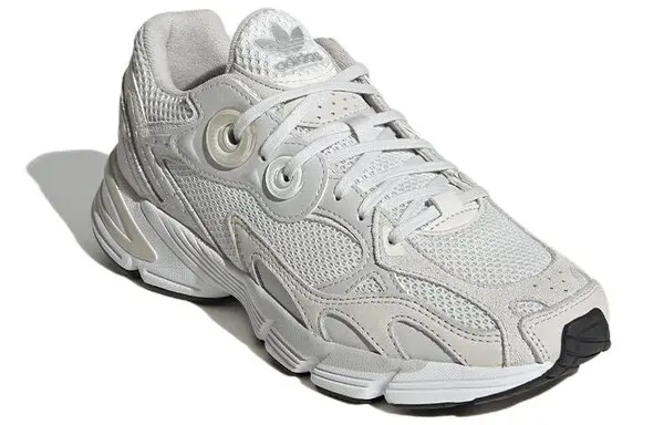 Adidas Astir Sneakers