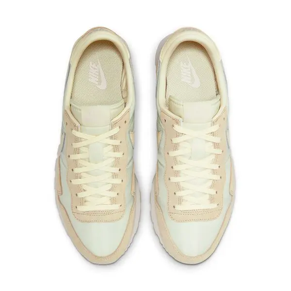 Nike Pegasus '83 Low Top Sneakers - Creamwhite