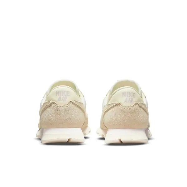 Nike Pegasus '83 Low Top Sneakers - Creamwhite