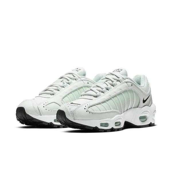 Nike Max Tailwind 4 Sneakers - White/green