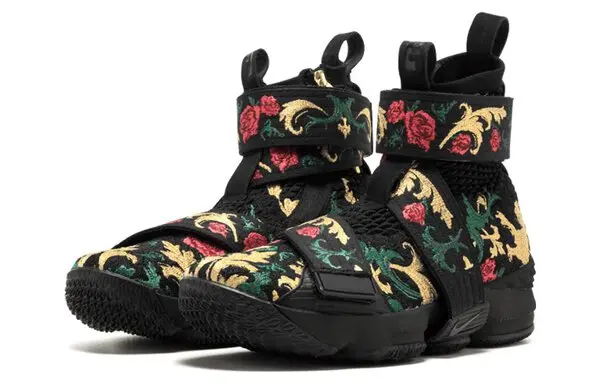 Nike Kith X Lebron Lifestyle 15 'king's Crown - Black