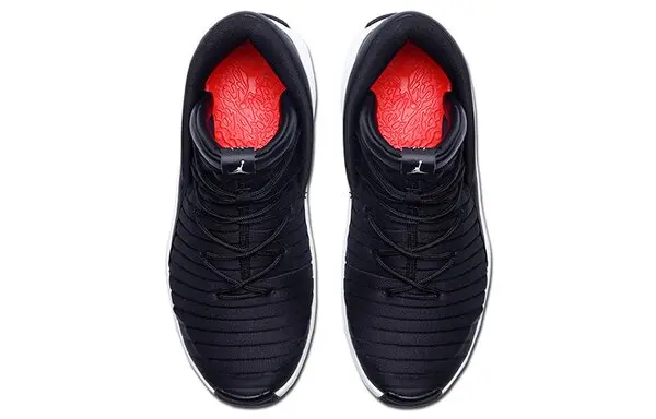 JORDAN Flight Luxe