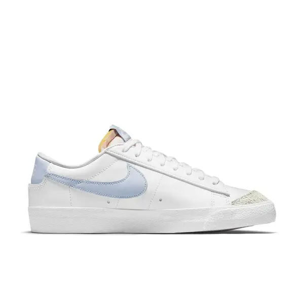 Nike Blazer Low '77 "white Ghost" Sneakers - White/blue