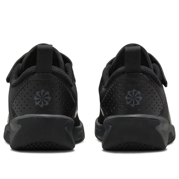 Nike Omni Multi-court Sneakers