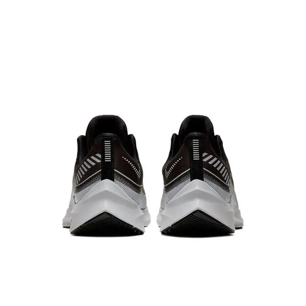 Nike Zoom Winflo 6 Shield Athletic Sneakers