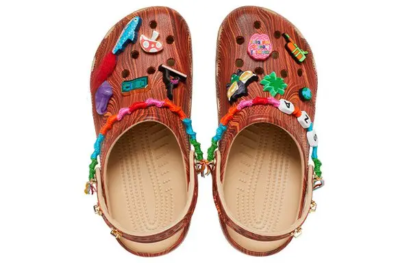 CROCS Sza X Classic Clog Woodgrain
