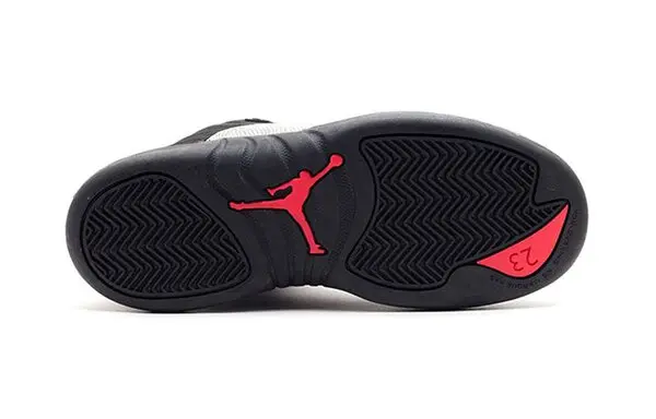 JORDAN 12 Retro Mid Top Sneakers - Black