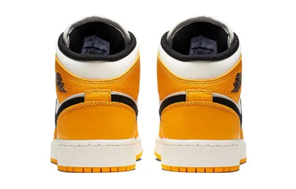 JORDAN 1 Mid Sneakers
