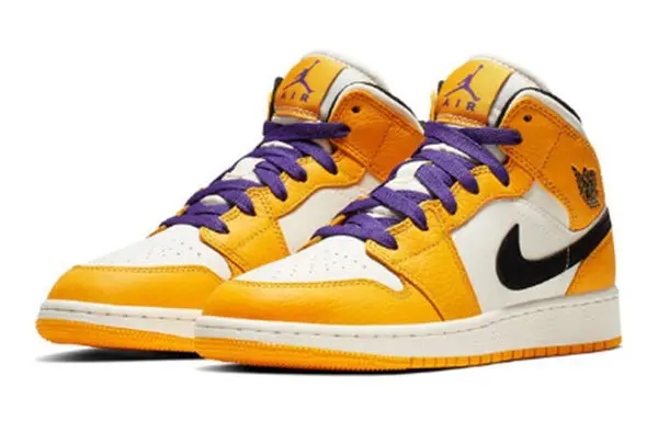 JORDAN 1 Mid Sneakers