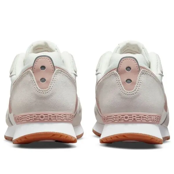 Nike Venture Runner Wide 'sail Pink Oxford' Sneakers - Pink/blue