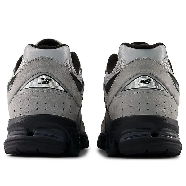 NEW BALANCE 2002r Sneakers - Grey/black