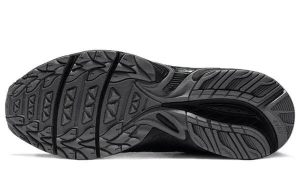 Asics Gel-100 Tr Low Top Sneakers