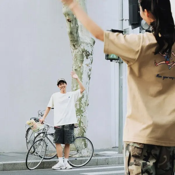 NEW BALANCE Graphic T-shirt - Tan