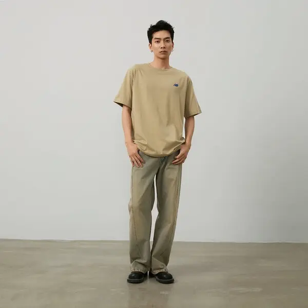 NEW BALANCE Graphic T-shirt - Tan