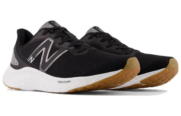 NEW BALANCE Fresh Foam Arishi V4 Sneakers - Black/silver
