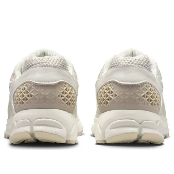 Nike Zoom Vomero 5 Athletic Sneakers - Beige