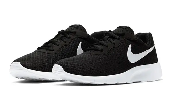 Nike Tanjun Low Top Sneakers - Black