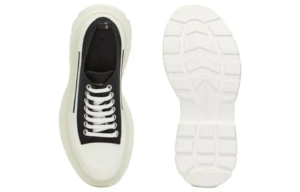 Alexander McQueen Tread Slick Low Lace Up Sneakers - Black/white