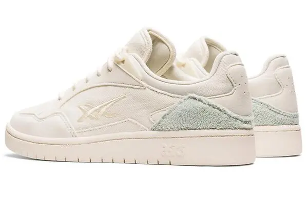 Asics Skycourt Low Top Sneakers