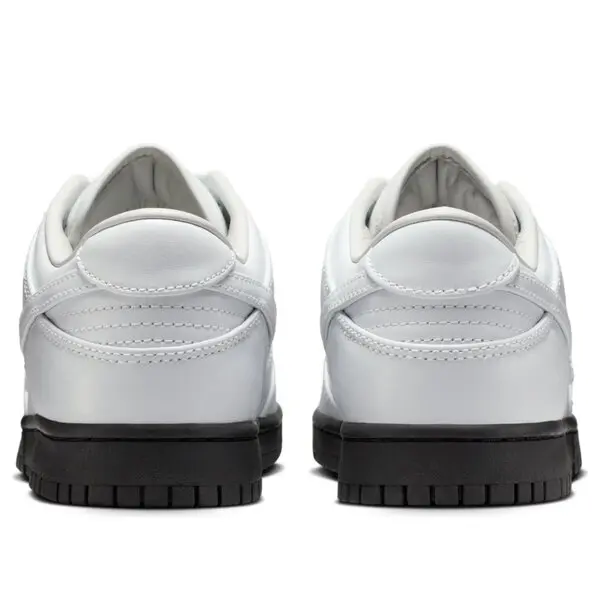 Nike Dunk Low Sneakers